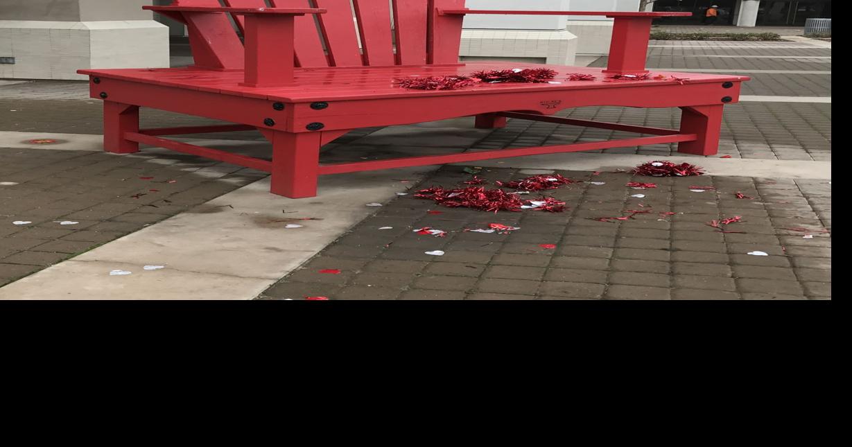 Don't mess with the Big Red Chair | News | thepress.net
