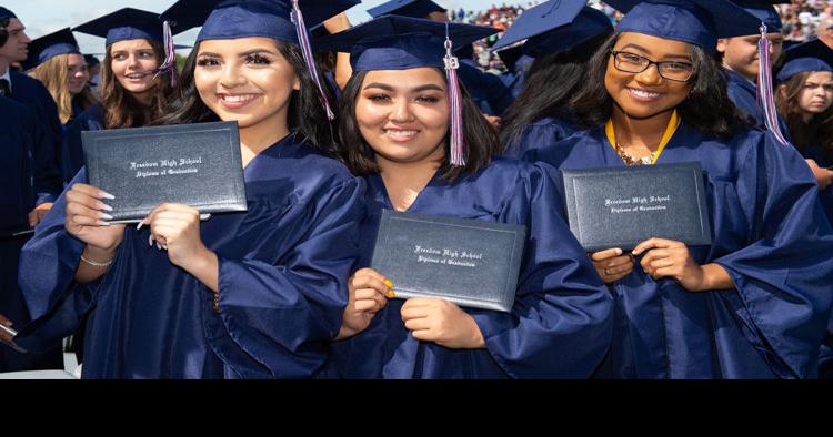 [Photos] Freedom High School Class of 2018 graduation | Slideshows ...
