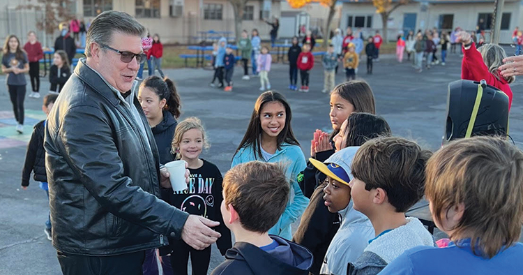 Mayor’s ‘walk and talk’ | Features | thepress.net