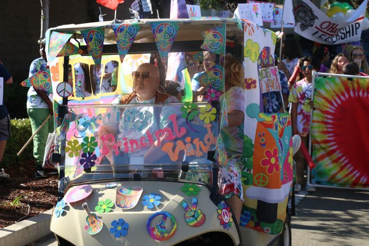 Freedom High Homecoming parade takes over the streets of Oakley ...