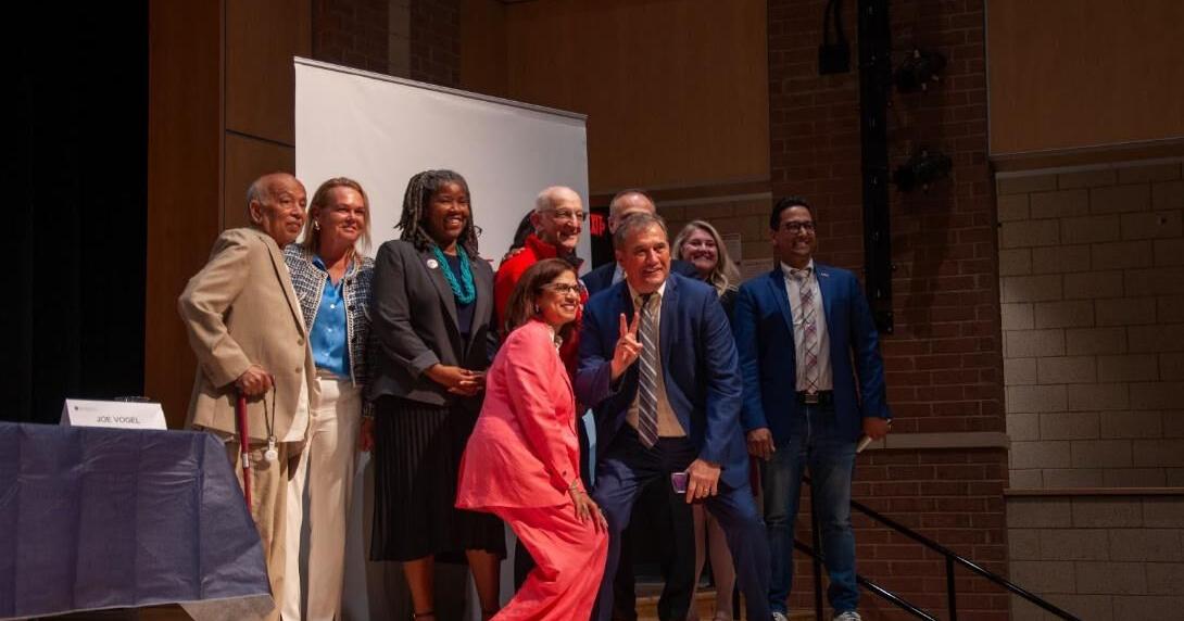 Democratic congressional candidates avoid confrontation at forum | The ...