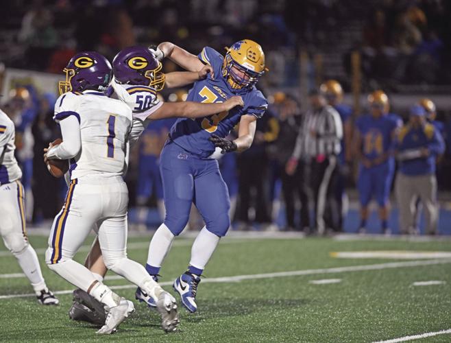 Broncs hand Campbell County first loss of season on homecoming night ...