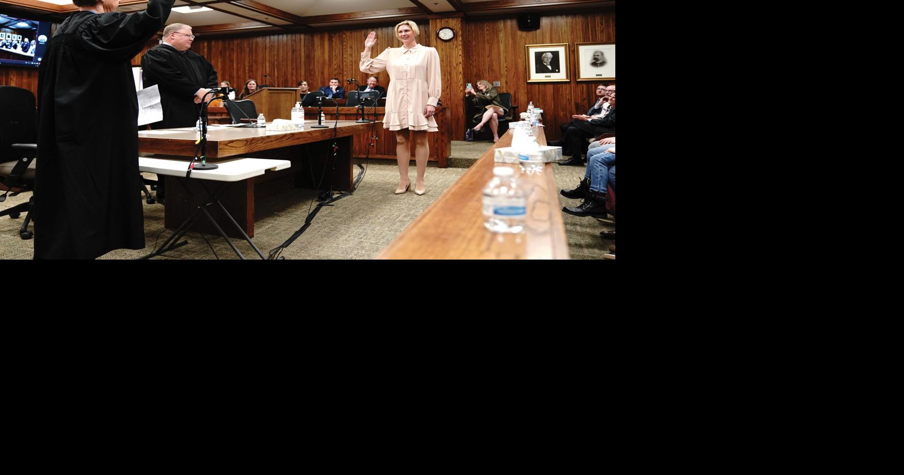 Darci Phillips officially sworn as 4th Judicial District Court judge ...