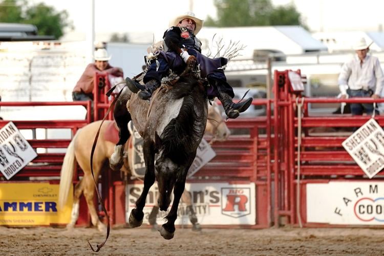 Buffalo native’s bareback performance a crowd favorite | Local Sports ...