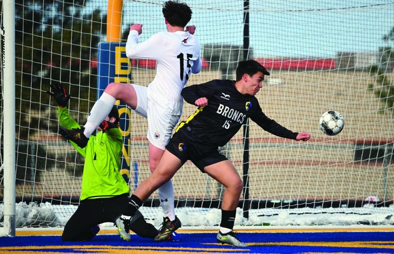 Broncs dominate in season opener | Local Sports | thesheridanpress.com