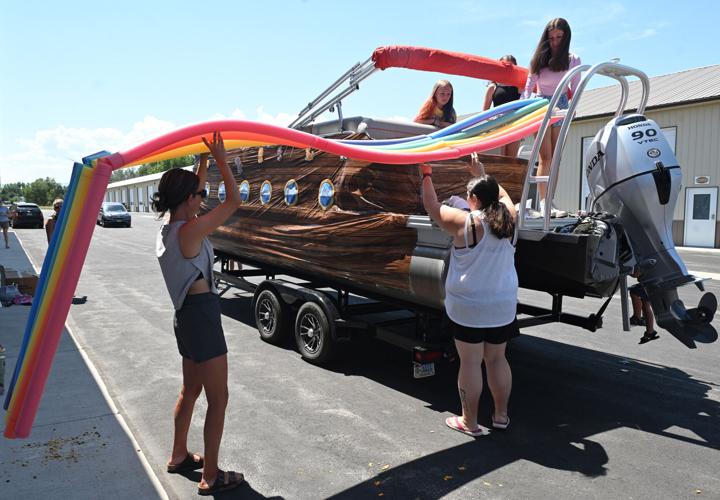 Christian preschool plans themed float for WYO Rodeo Week Parade ...