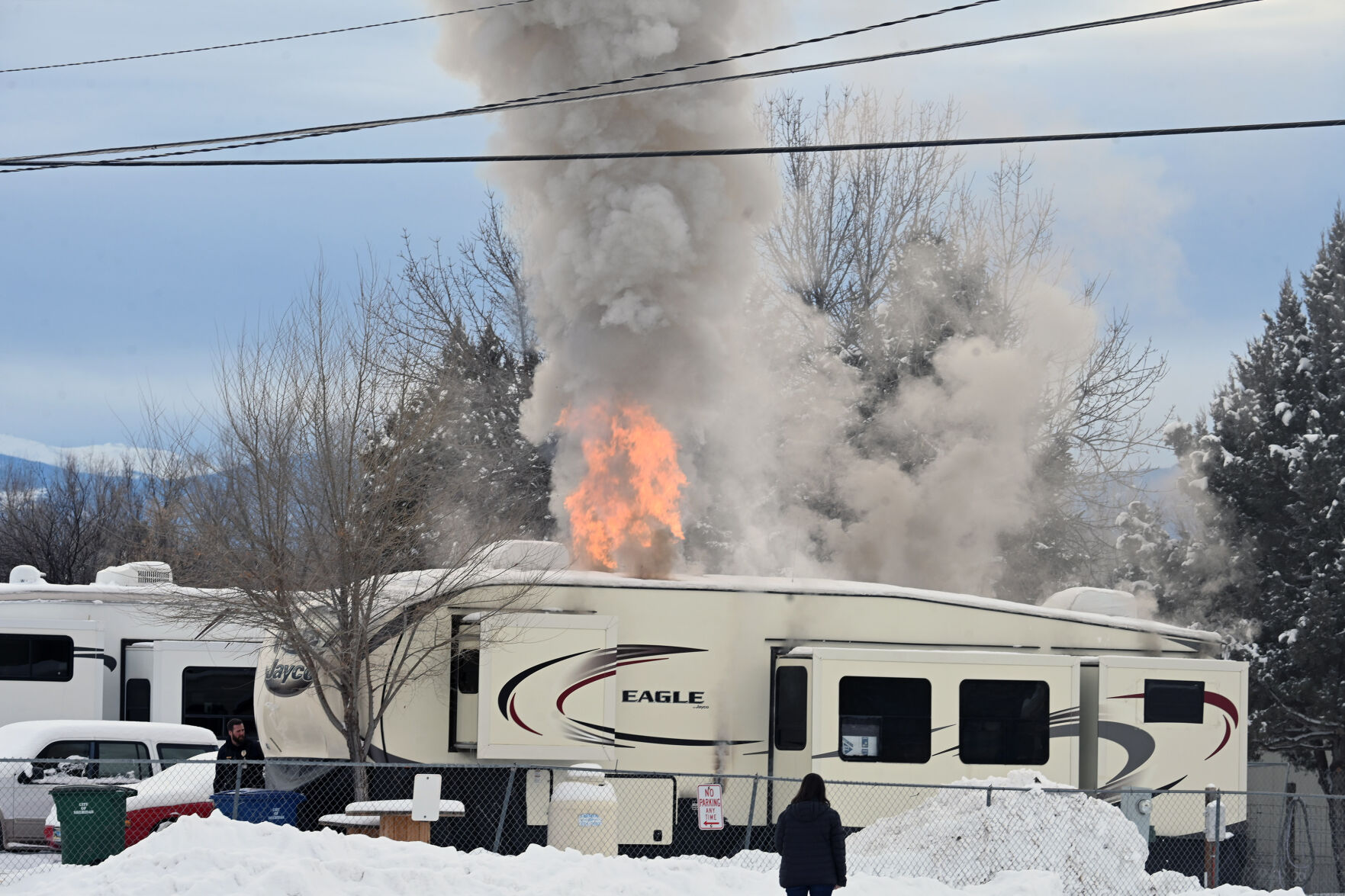 Sheridan Fire-Rescue, Goose Valley Fire Department respond to RV Fire ...