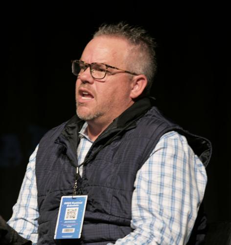 Pulitzer winner Cullen shares stories of journalism in 'Storm Lake ...