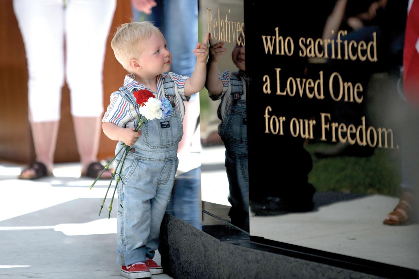 Gold Star Memorial unveiling ceremony | Photo Galleries ...