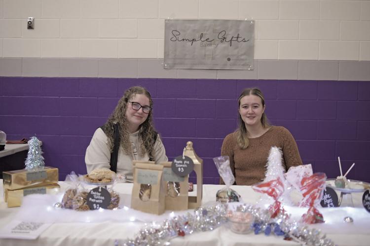 Supporting students: Woodland Park PTO hosts Christmas market | Local ...