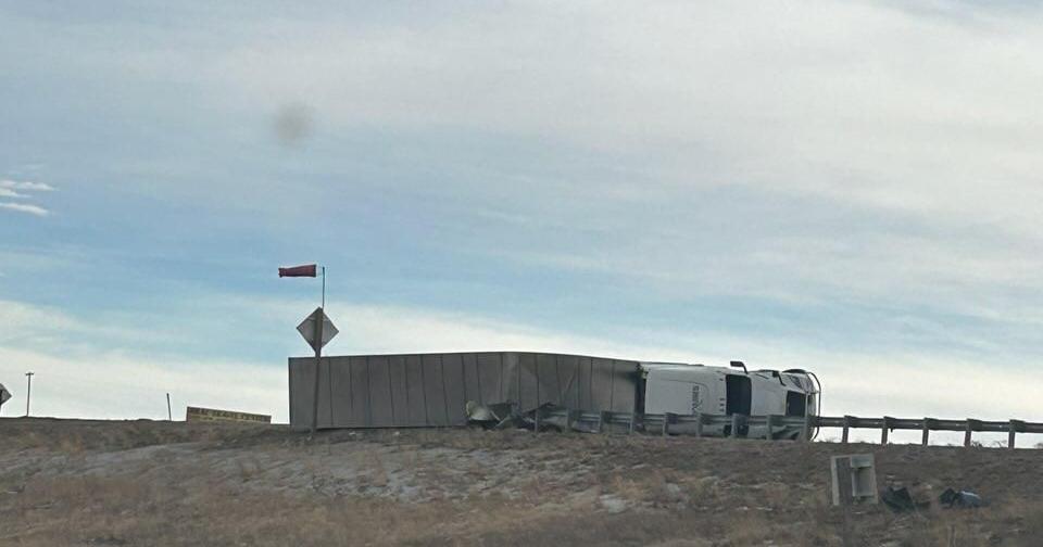 Windstorms cause at least 39 blow-over crashes in three days | People ...