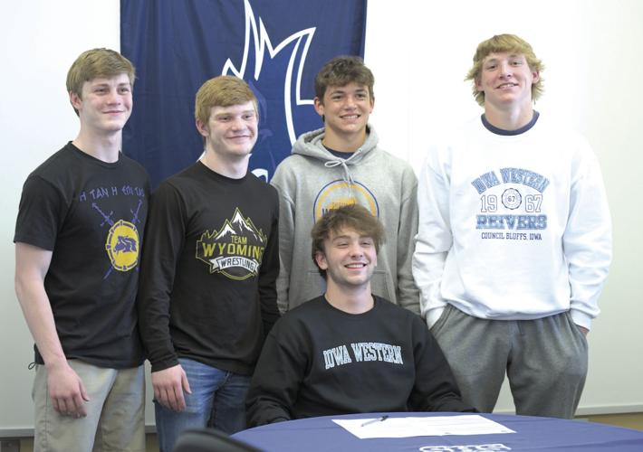 Sheridan’s Crow takes ‘funk’ style of wrestling to Iowa Western | Local ...