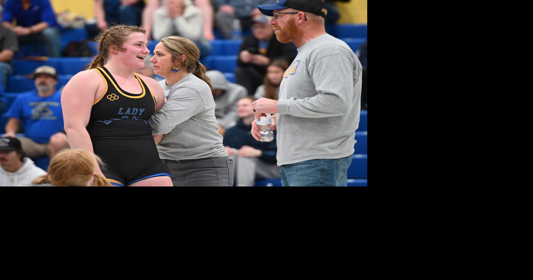 Lady Bronc Becca Oetken clinches championship spot | Local Sports ...