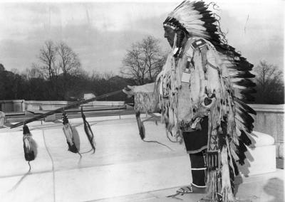 Chief Plenty Coups blesses Tomb of the Unknown Soldier | Local News ...