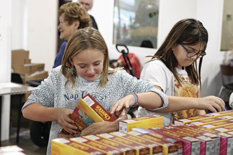 Coffeen Elementary students help with Food Group weekend food bags ...