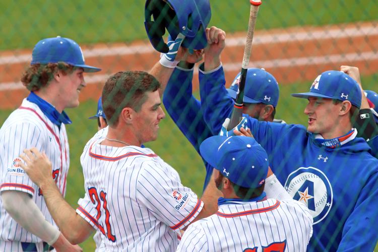 UTA baseball sweeps doubleheader against Stephen F. Austin University ...