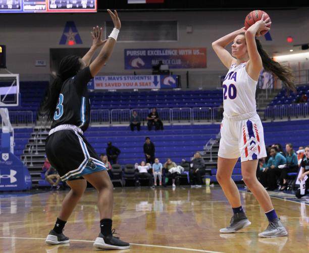 Cierra Johnson steals the show as women’s basketball snags third ...
