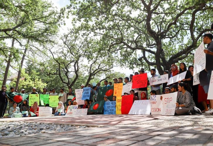 UTA students and alumni protest violence, university deaths in ...