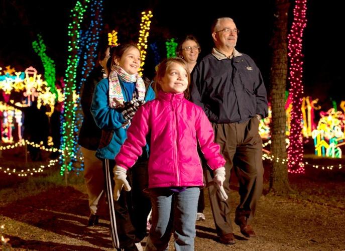 Christmas enthusiasts light up Metroplex | Life + Entertainment ...