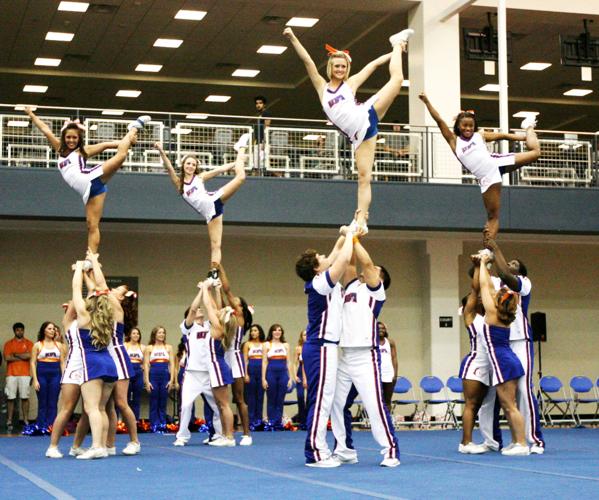 Maverick Madness to offer glimpse at basketball teams | Sports ...