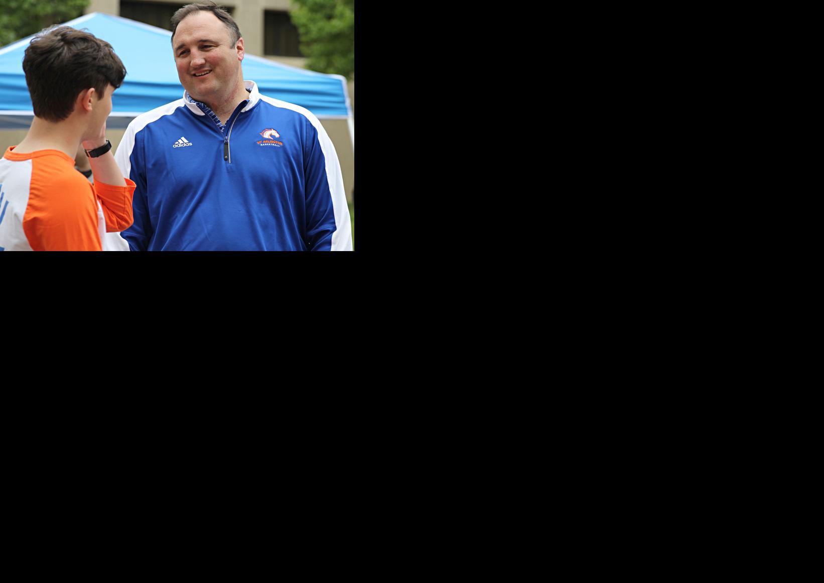 Ogden meets fans, encourages student participation | Sports ...