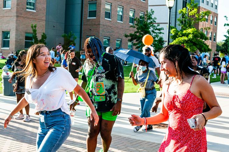 Students close out first week with music, food and friends at Welcome ...