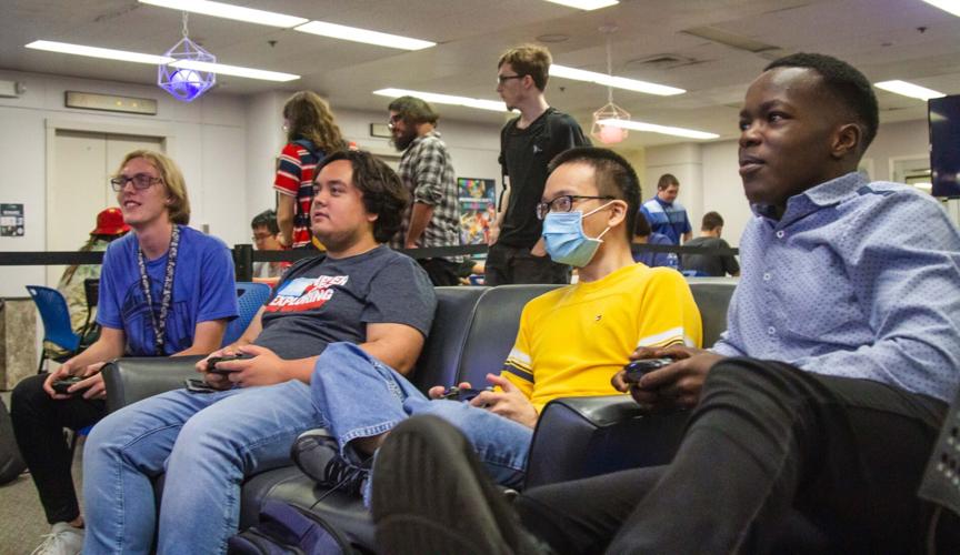 Faces of UTA: Students get in the game | Faces Of Uta | theshorthorn.com