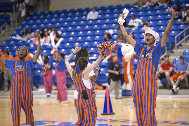 Maverick Madness previews basketball teams | Sports | theshorthorn.com