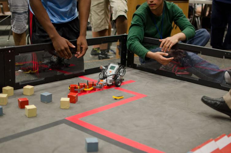 Robo Lego build-off | Gallery | theshorthorn.com