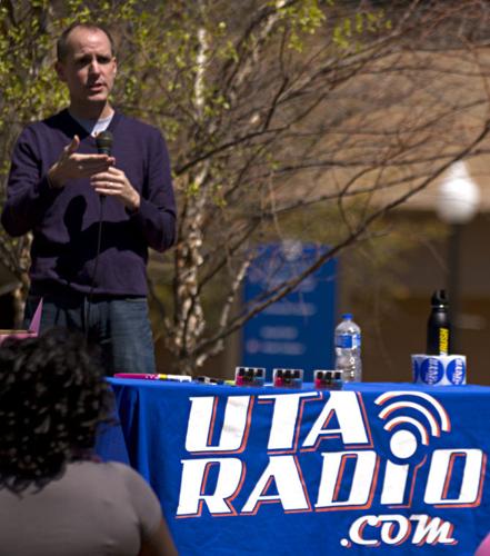 Student organization creates app for UTA Radio | Campus | theshorthorn.com