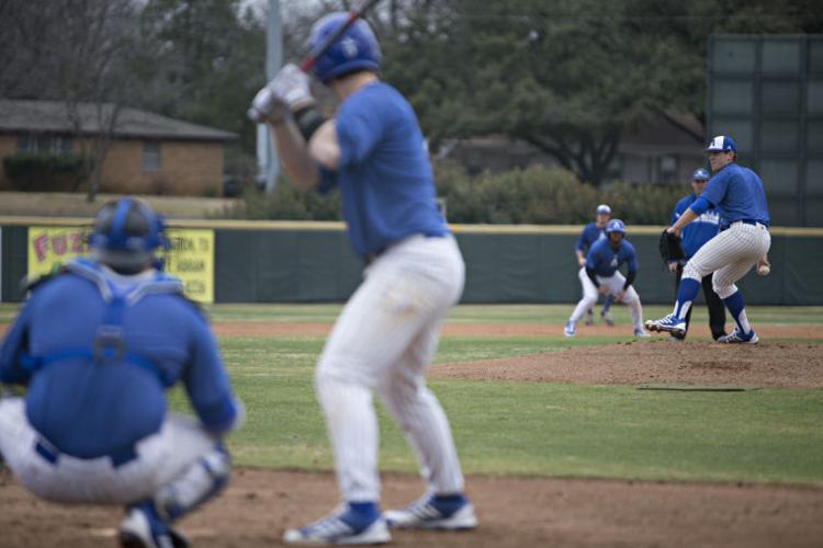 Baseball team prepares for Feb. 14 opening day | Sports | theshorthorn.com