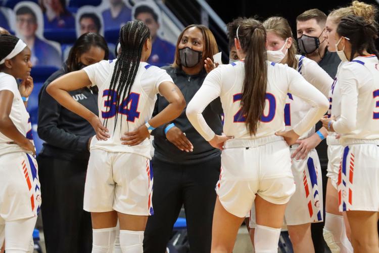 Lady Mavericks fend off A&M-Commerce Lions 74-45 in head coach Shereka ...
