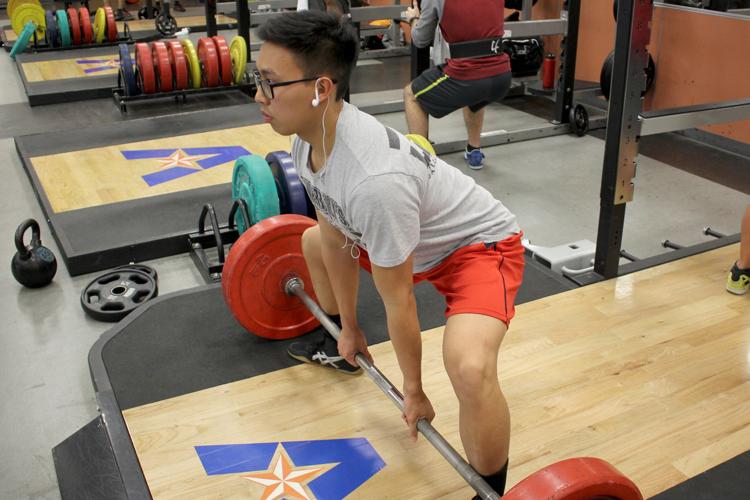 UTA Powerlifting prepares for first competition | Multimedia ...