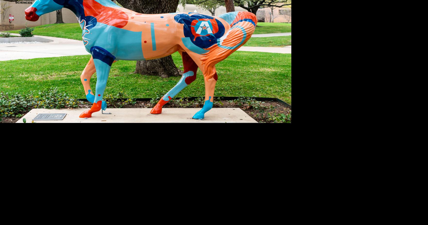 Spirit horses gallop across UTA | Life + Entertainment | theshorthorn.com