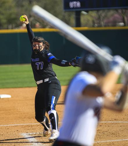 Softball goes 3-2 at Boerner Invitational | Sports | theshorthorn.com