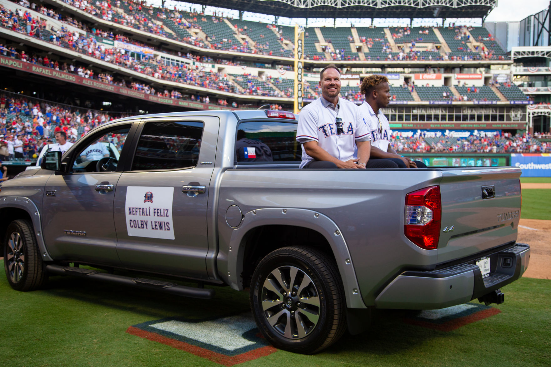Texas Rangers say farewell to Globe Life Park in season finale | News ...