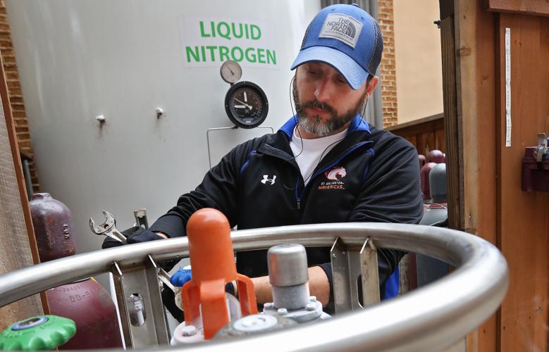 Liquid nitrogen Dewar refilled on campus | Gallery | theshorthorn.com