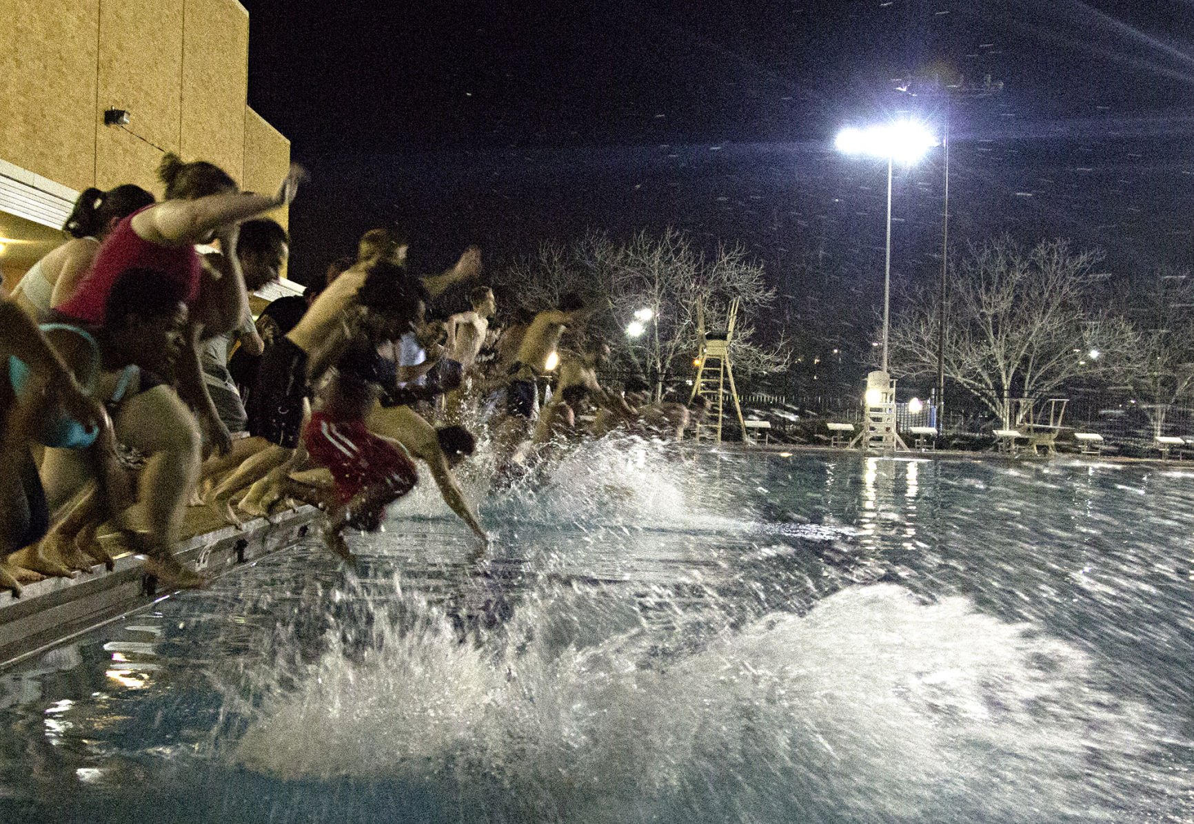 Participants plunge into 49-degree water | Gallery | theshorthorn.com