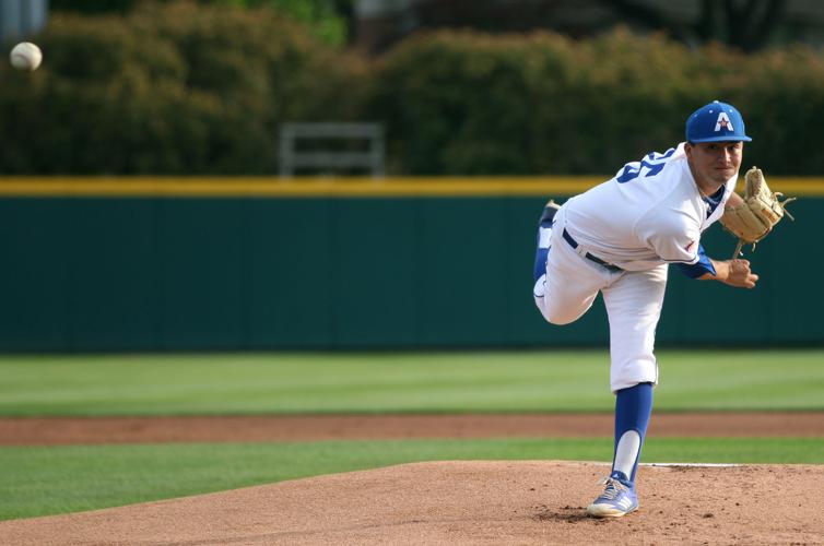 UTA baseball knocks off No. 23 Dallas Baptist University | Sports ...