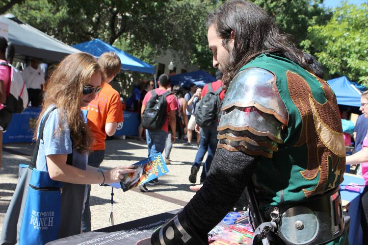 Activity Fair opens doors to students | Gallery | theshorthorn.com