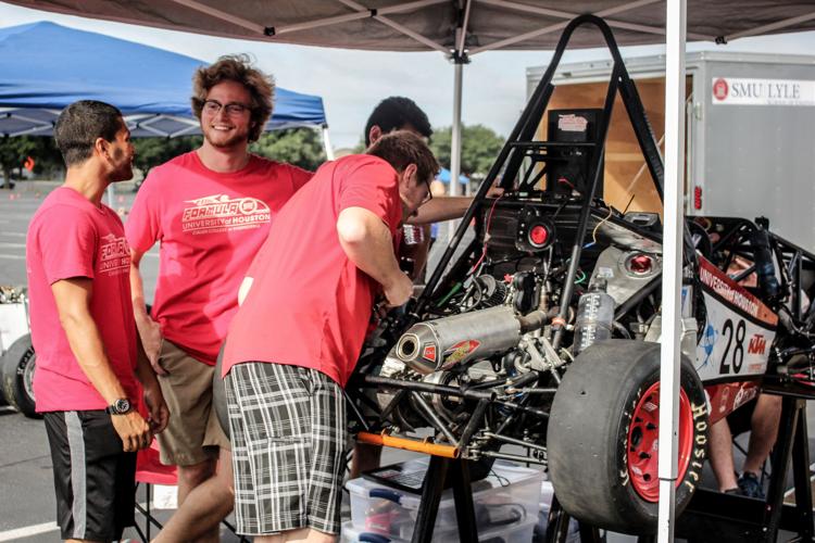 UTA racing team competes over weekend | Multimedia | theshorthorn.com