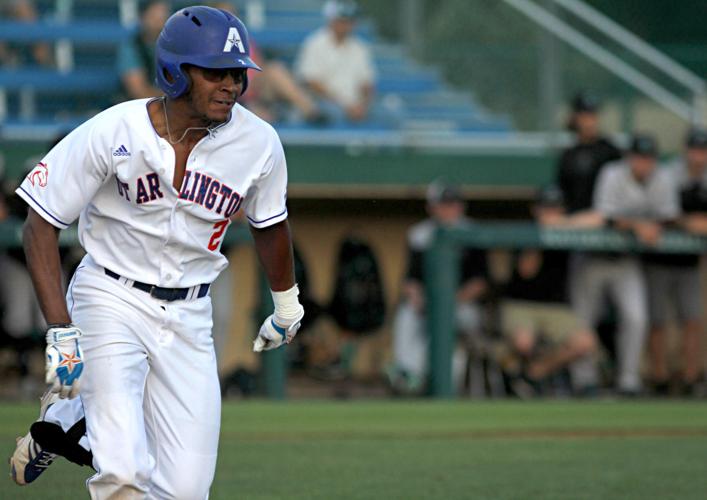 UTA Baseball defeated by Coastal Carolina in series opener | Sports ...
