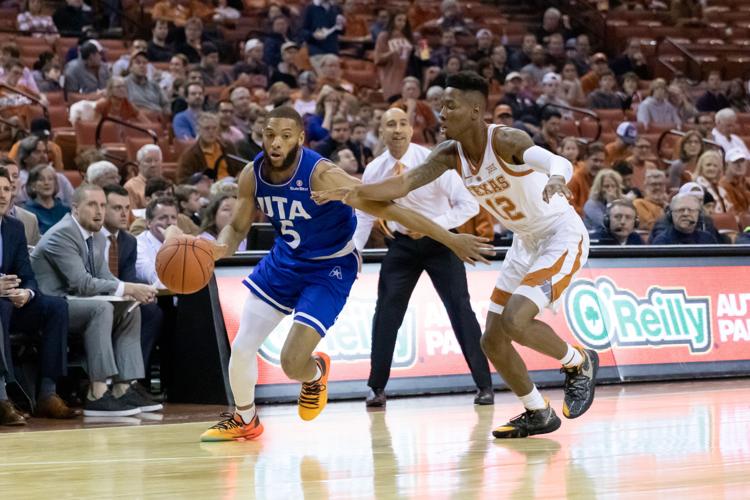 Mavericks suffer decisive loss to UT-Austin | Gallery | theshorthorn.com