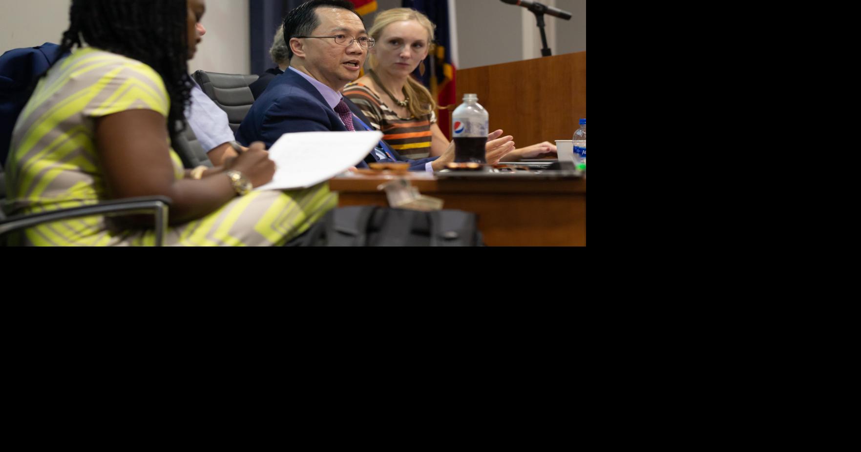 UTA Faculty Senate discusses potential spring commencement ...