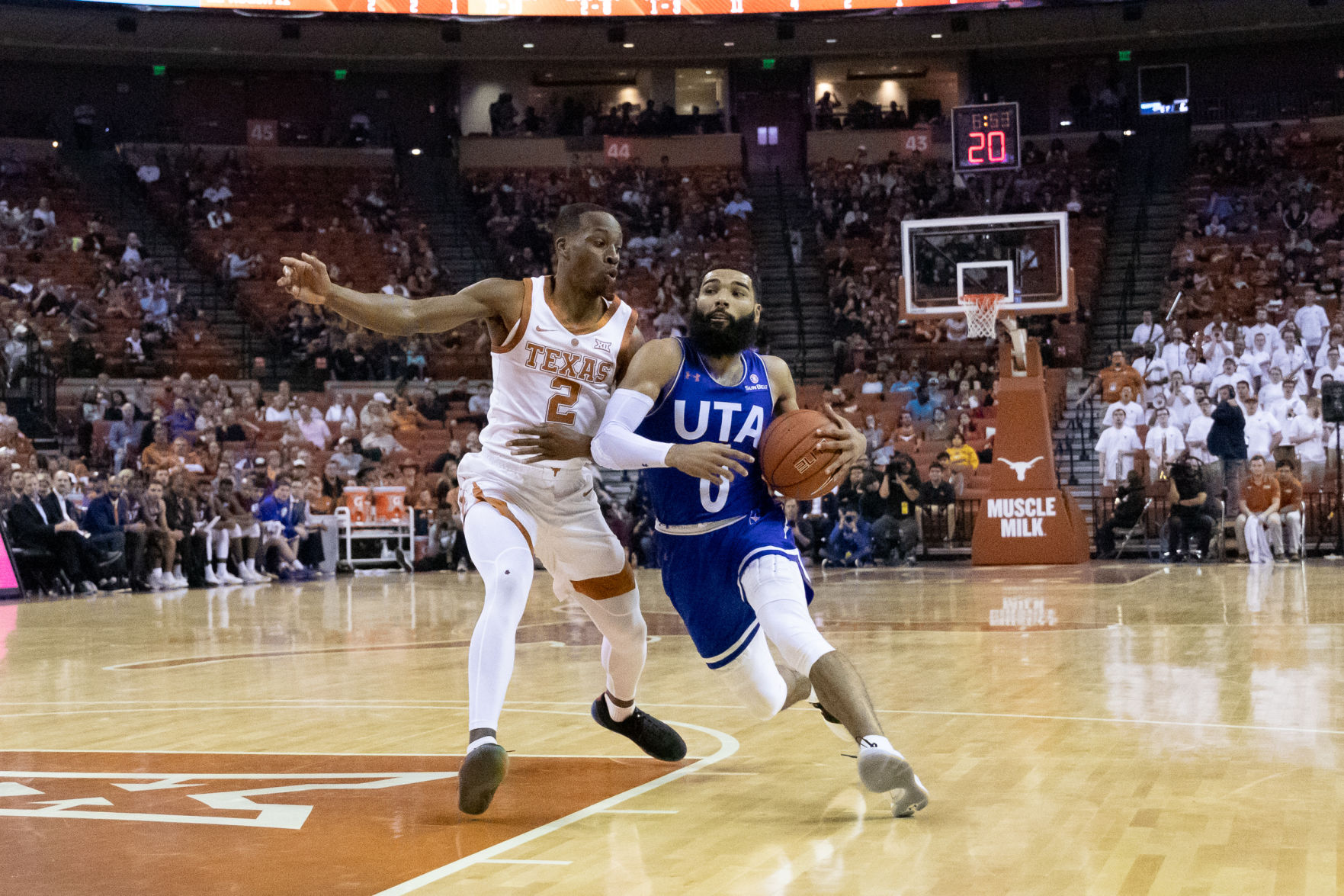 Mavericks suffer decisive loss to UT-Austin | Gallery | theshorthorn.com