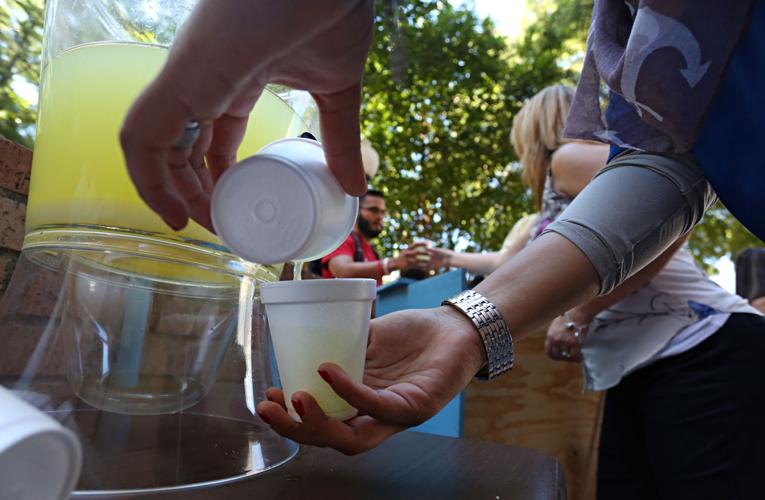This lemonade stand means business | News | theshorthorn.com