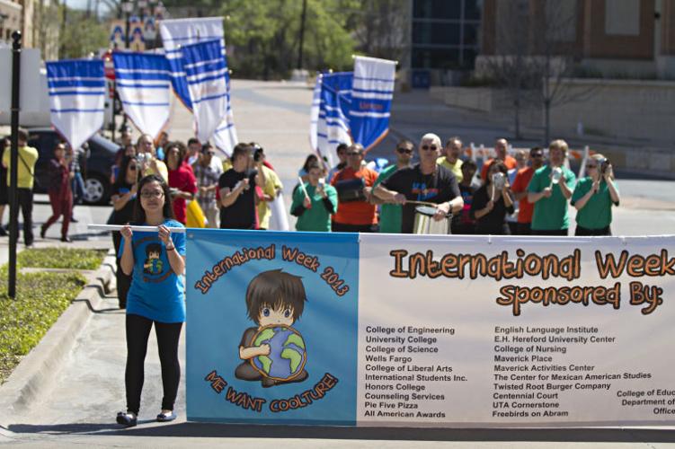 Parade of Banners | Multimedia | theshorthorn.com