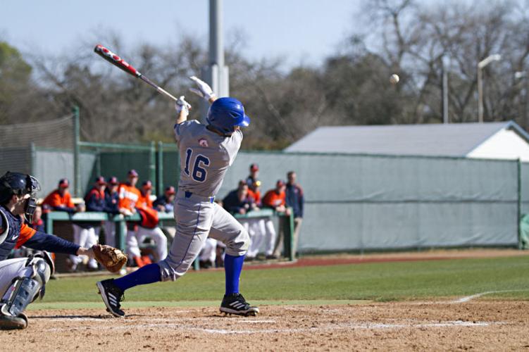 Mavericks continue downslide | Sports | theshorthorn.com