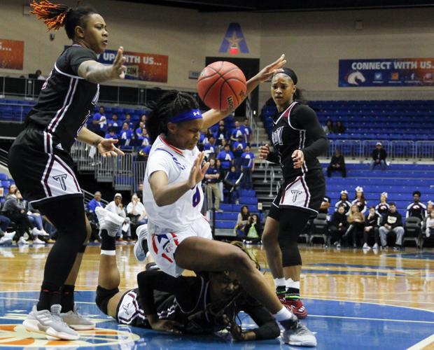 Lady Mavericks defeat Trojans, ascend to semifinals | Gallery ...