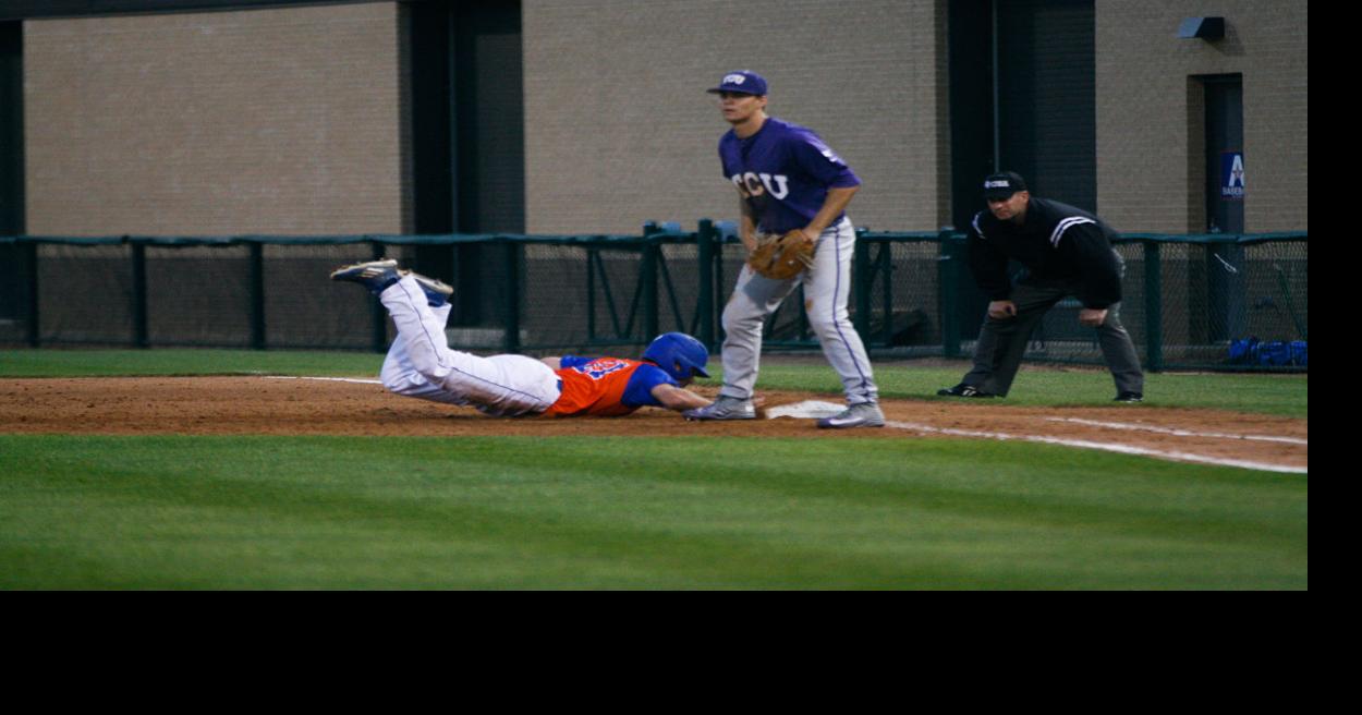 UTA and TCU face off at Clay Gould Ballpark | Gallery | theshorthorn.com